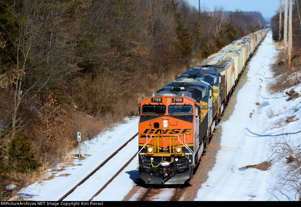 BNSF 7159 CSX Train K534 Bauxite Empties